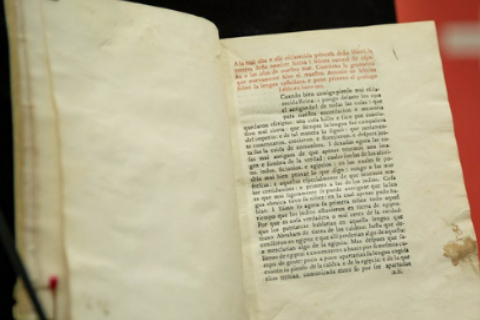 Antonio de Nebrija se recuerda en la Caja de las Letras con tierra de ...